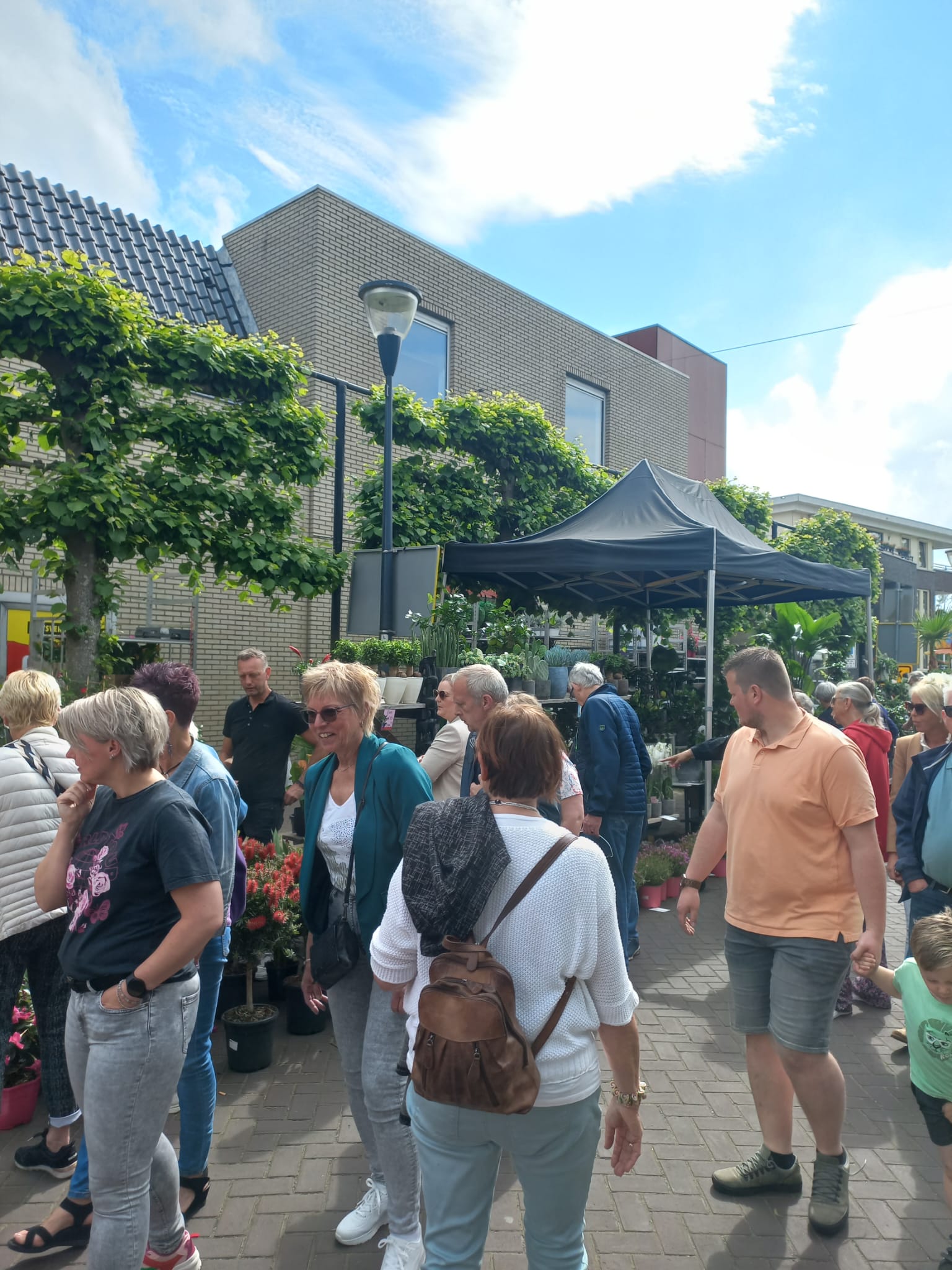 Pinkstermarkt - 9-6-2025 - Bekijk de agenda voor evenementen in Leek